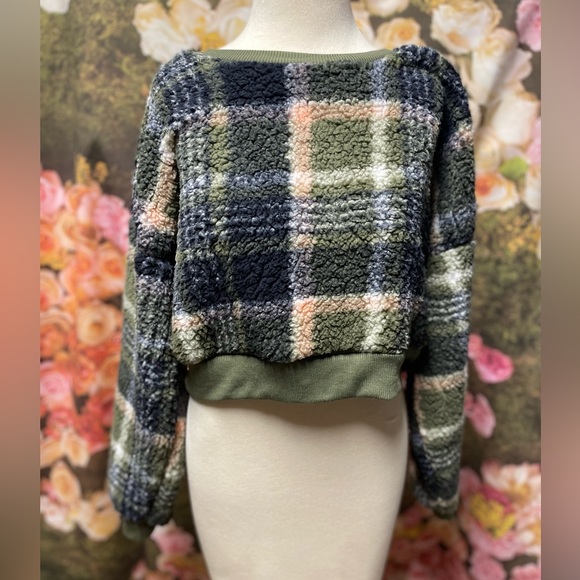 Love + Joy | Sweaters | Nwt Plaid Crop Sweater | Poshmark